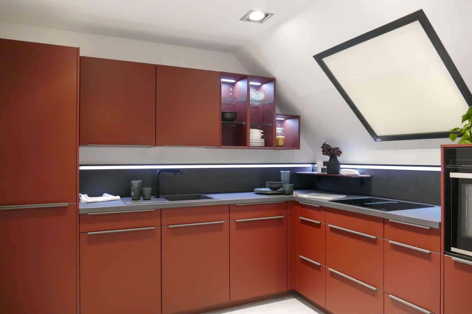 Nobilia L-Küche modern rostrot matt - Küchen kaufen - Küchenhalle